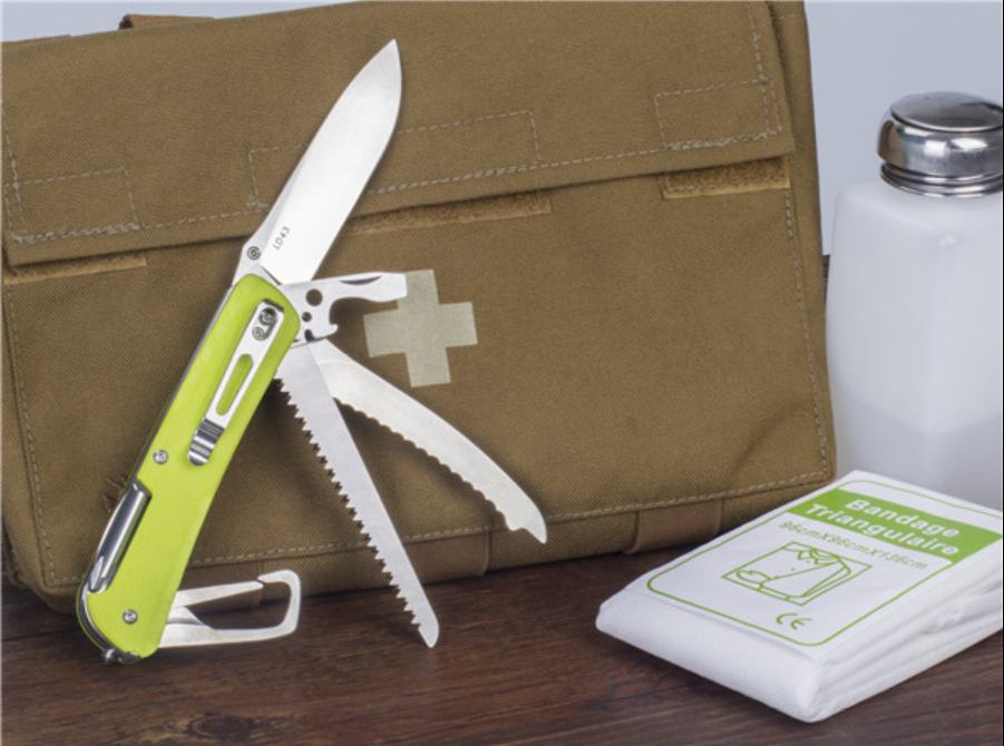 LD43 | 15 Use Rescue Multi Tool by Ruike Knives® | Knife Store Canada